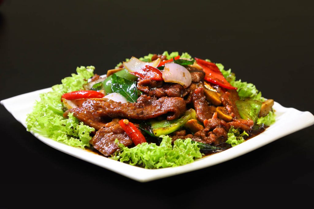 Sauteed Beef with Black Pepper Sauce 黑椒牛肉